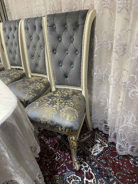 Yashash xonangizning hashamatli stoli