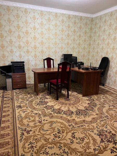 Сдаю 9 комнатнаю дом в сергели, машина базар! Ариентир мост сергели!