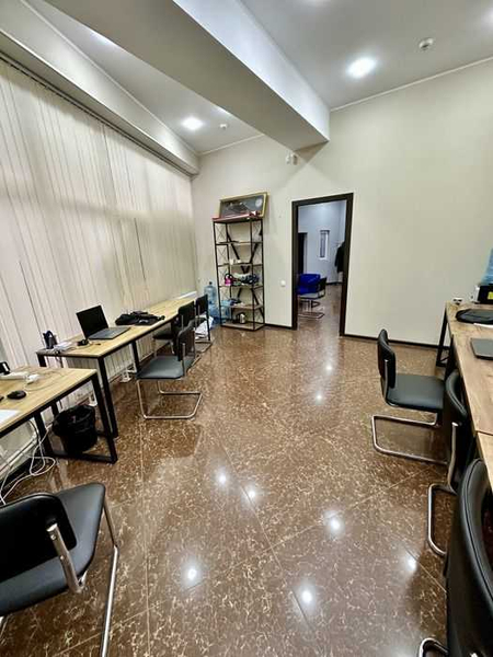 Аренда 105m² на Ц-5 вдоль дороги идеально под Бутик, Офис, Шоу-рум.