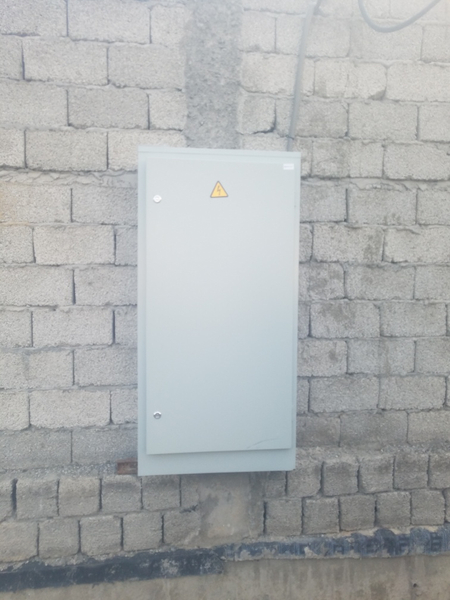 Ustanovka elektro stansiya dlya avtomalib