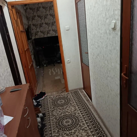 Chilonzor metro uy sotiladi 2 hona razdenli