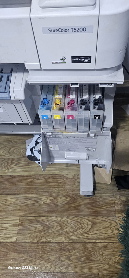 Epson sc-T5200 принтер сотилади