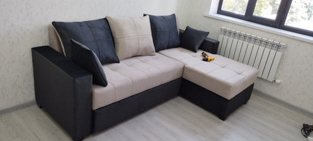 Uglavoy raskladnoy divan