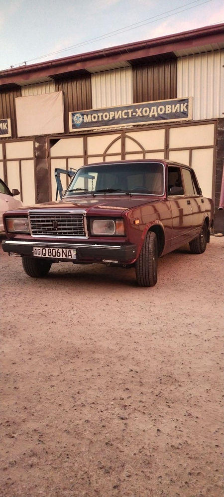 Vaz 2107    injektor 2011 sotiladi