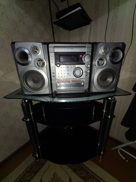 Televizor Podstavka sotiladi