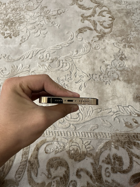 Iphone 14 pro max Gold
