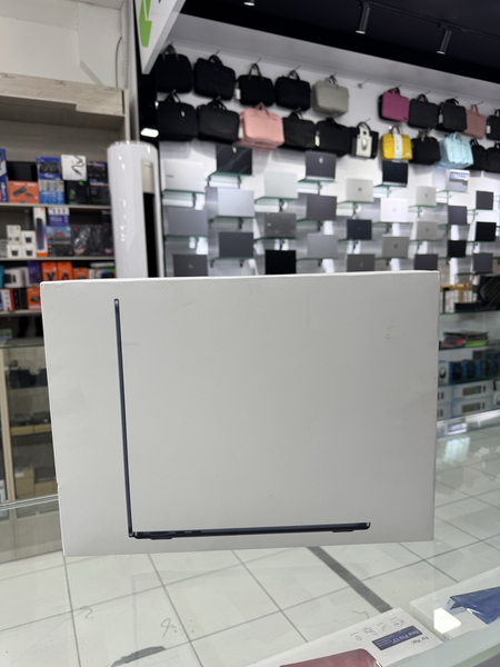 MacBook Air 13 M3 8/256 Новый