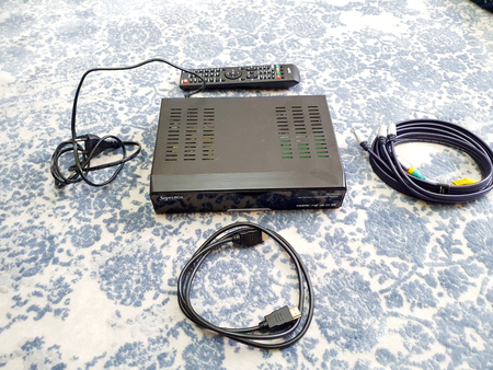 Продаётся ТВ тюнер SuperBOX S2 Plus