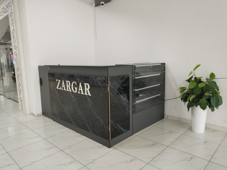 Zargarlik stoli sotiladi