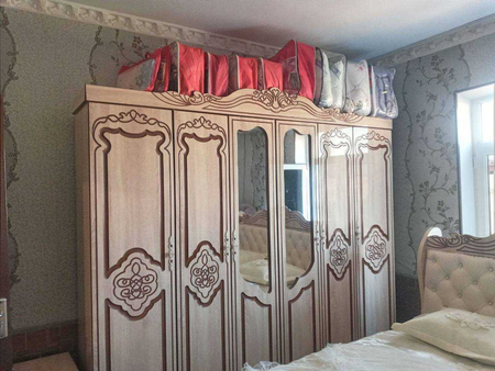 Spalniy garnitur sotiladi