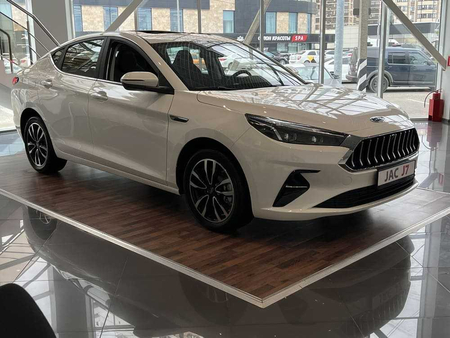 Бизнес классдаги JAC J7 / AT автомобили сотилади. malibu/monza/cobalt