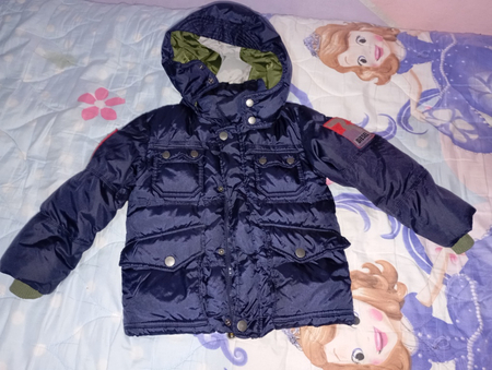 Продам куртку на мальчика на возраст два три года