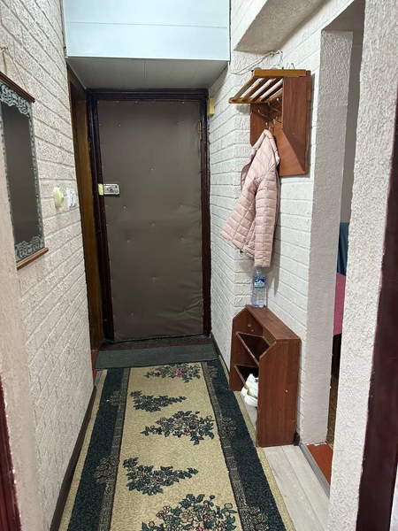 Продаётся 1 комнатная квартира 
Этаж: 2
Район: Телеграф 
Цена: 16500$