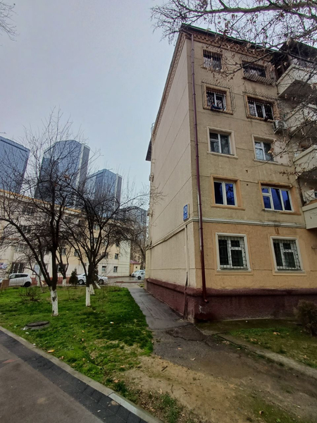Продаётся квартира под офис. Улица Академгородок.