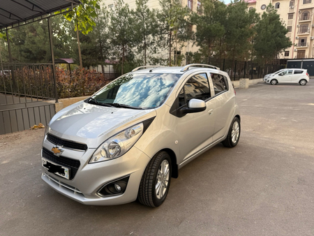 Tayota 200 ideal 52800km 2019yil naxtga sotiladi