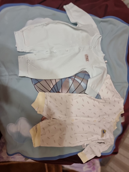 Продам детские вещи