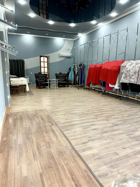 Tayor kiyim magazin arendaga beriladi