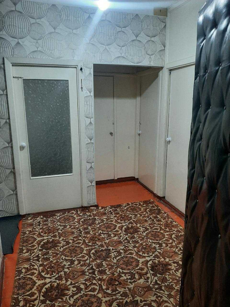 3 xonali uy srochno sotiladi 8 mikrarayonda