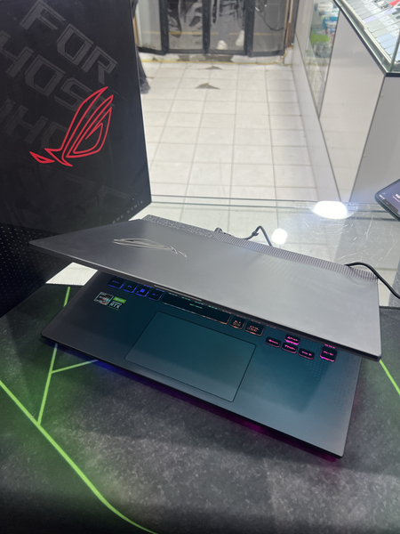 Мощны Ноутбук Asus Rog Strix AMD Ryzn 7 6800H SSD 512 RTX 3050 ОЗУ 8