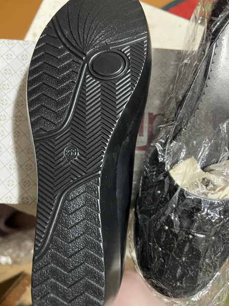 Продам женскую обувь