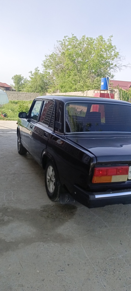 Vaz 2107 sotiladi srochno