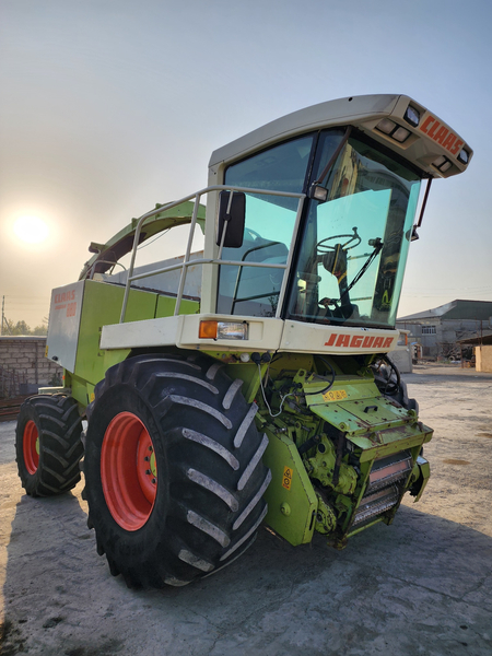 Claas Jaguar 880 4×4
