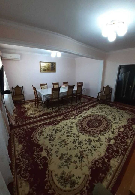 Продаётся квартира 4/4/4 (торец) на массиве ТТЗ-4,М.Улугбекский р-н