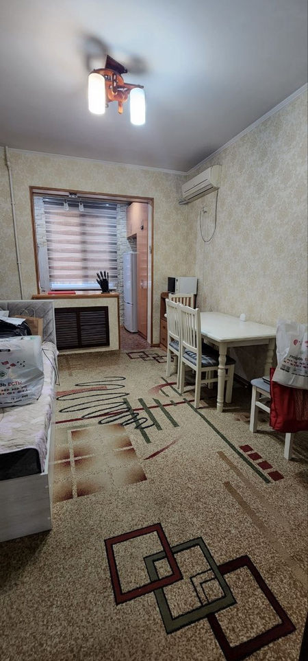 Сдаётся Чиланзар 2 2в3 2 этаж.