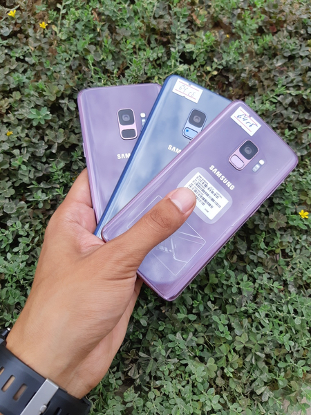 Samsung Galaxy S9. OzU 4 GB. Joyi 64 GB. Garantya bor IME o'tkan HALOL