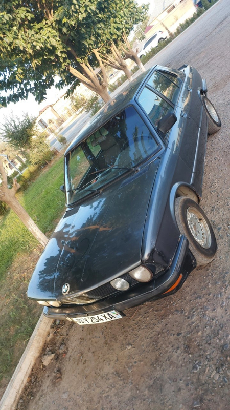 BMW E28 518 пятёрка срочно сотилади ёки телфон ё нотбукка обмен!