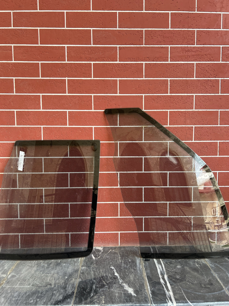 Doraglass sotiladi Nexia  2 ta komplekt
