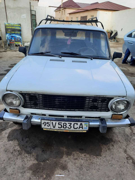 Автомобиль Жигули 2102 в хорошем состоянии