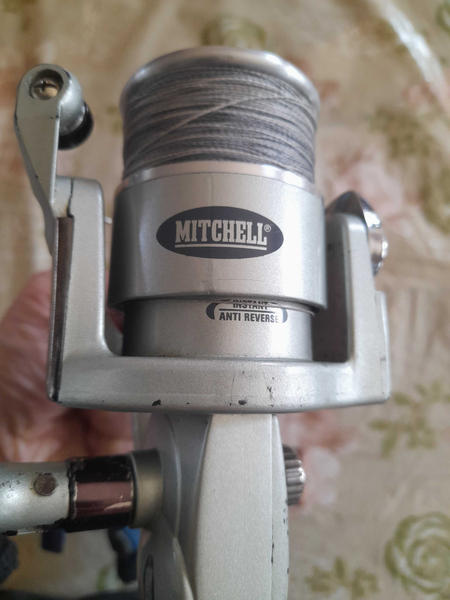 Продаются катушки globe 4000-1шт, pajero-1шт, mitchell-1шт.