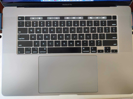 MacBook Pro 16 / Core i9 / 32 RAM / 512 SSD