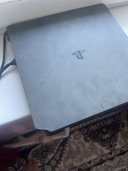 PlayStation 4, 800 gb