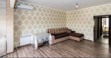 Срочно продается 3 комнатная квартира Шайхантахурский район  Версаль