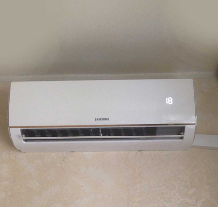 Кондиционер Samsung Basic Inverter AR18BXHQASINUA