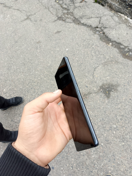 Honor x9b.  Holati ideaĺ