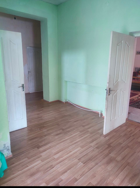 Продам участок 4 соток 4 комнаты на Бектемирском районе коттедж