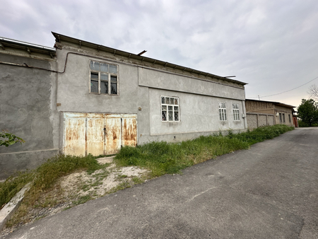 Рамадан махаллада (эски 50йиллик) 5*сот уй сотилади.