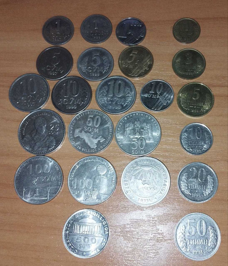 Продаются   тиины и сум Узбекистан.