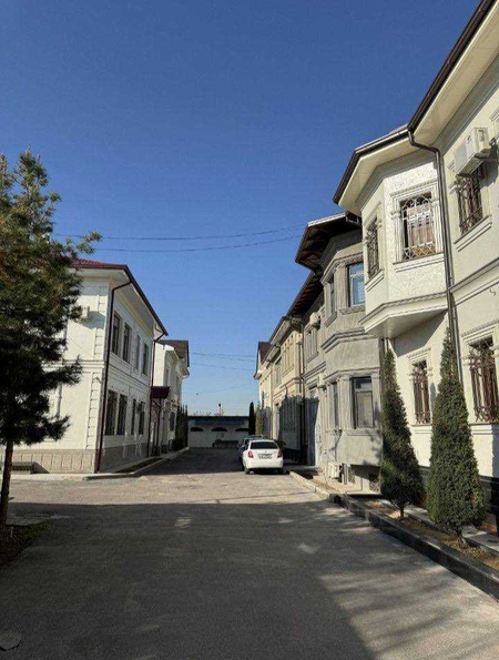 Продается Евро дом Ориентир: Чинобод Санатория  350м2