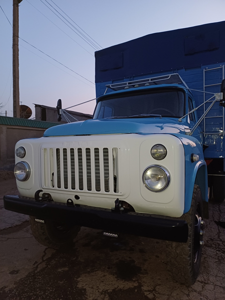 Gaz 53 furgon sotiladi