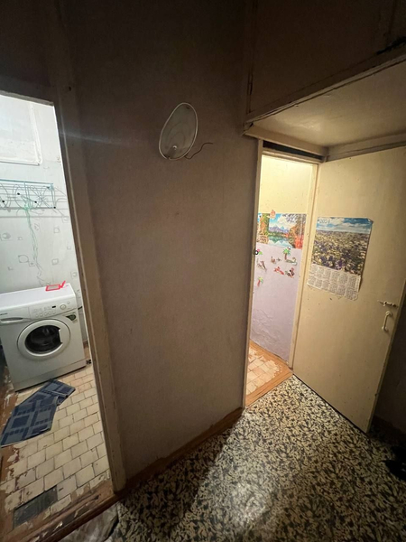 Продаю Квартиру Яшнабадский р-он Машинасозляр 1-ком в 2-х 1-этаж 4-эта