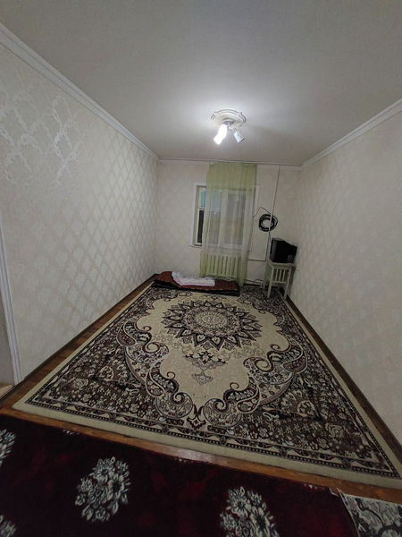 Аренда чилонзор 1хона 4 этаж 300 долар