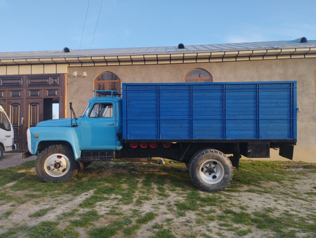 Gaz 53 bortli sotiladi