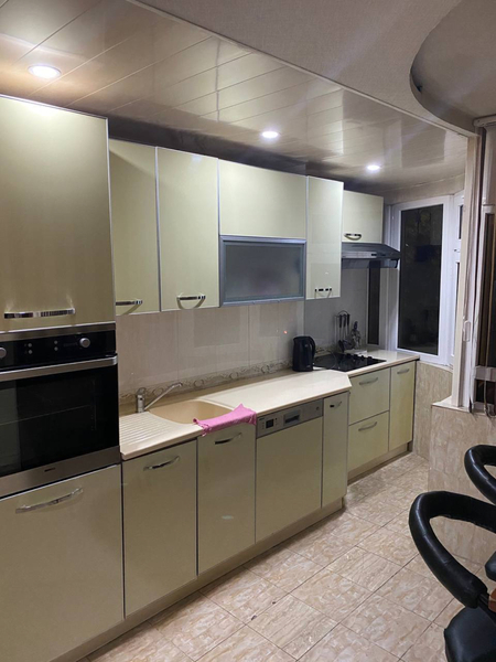СРОЧНО ХАМЗА метро.  2 х комнатная сдается ! 450$