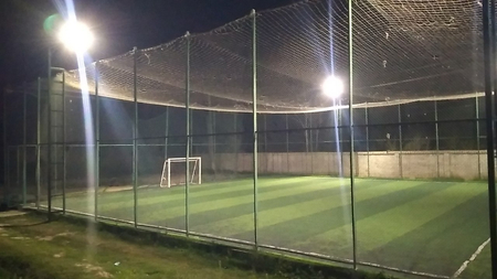 Mini stadion sotiladi
