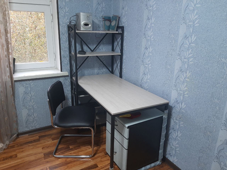 Продается шкаф и рабочий стол и стул