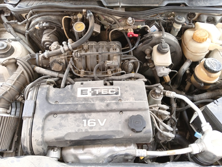 1.6 motor 1.8 qilingan  motor karobka zbor beriladi